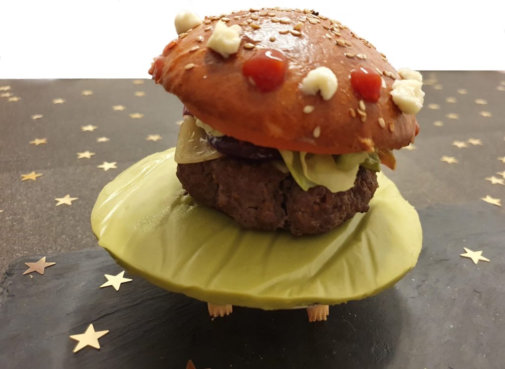 USA: California Alien Burger - Cook's Ring Road